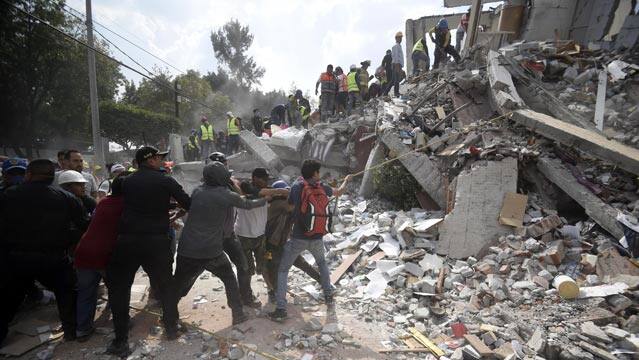 Mexico earthquake: Huge volunteer effort to rescue people trapped in ... Mexico earthquake: Huge volunteer effort to rescue people trapped in ...